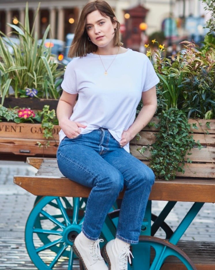 The Classic Sustainable Tee | Tops | Onesta | Comhla